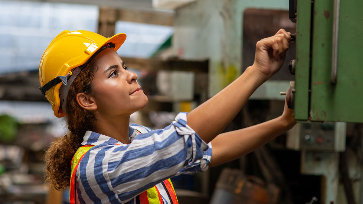 Women in Construction Week – Skineez®